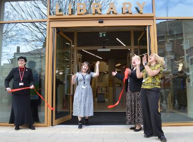 New King's Lynn Library opens its doors - Norfolk County Council